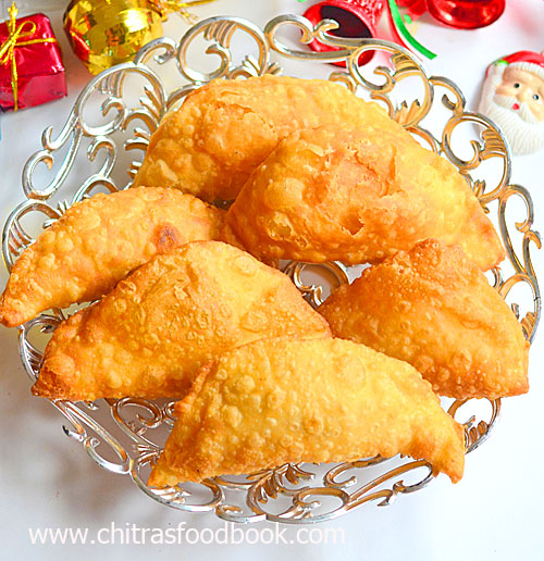 Neureos / Nevri – Goan Neuros Recipe - Goan Christmas Sweets - Chitra's ...